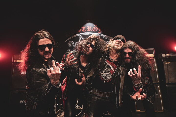DESTRÖYER 666 // Never Surrender // Album Review – R o c k 'N' L o a d