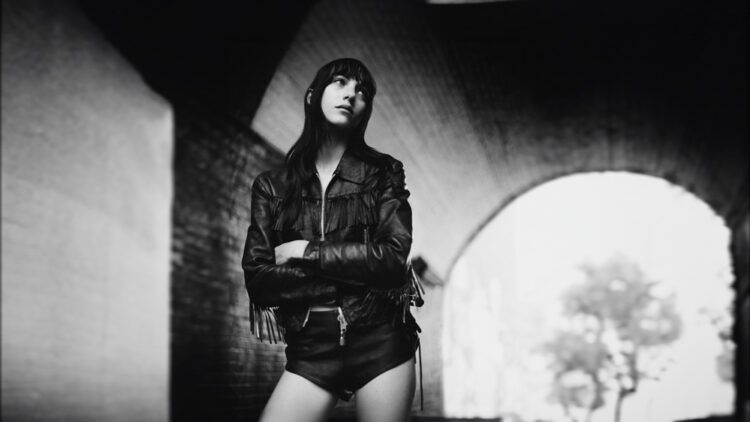 Devon Ross Shares Roaring “Mine Not Yours” - R o c k 'N' L o a d