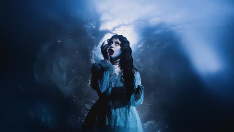 AMIRA ELFEKY RELEASES NEW ‘SURRENDER’ EP – R o c k 'N' L o a d