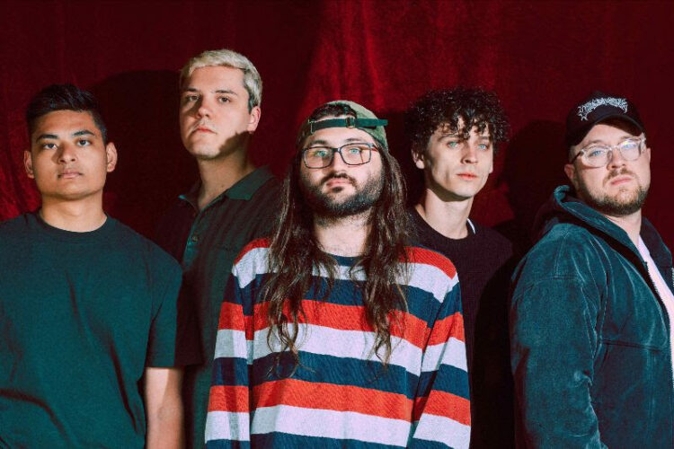 HOT MULLIGAN UNVEIL HARD-HITTING NEW SINGLE “ISLAND IN THE SUN ...