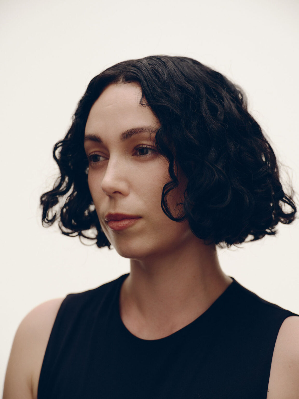 KELLY LEE OWENS RELEASES NEW EP ‘KELLY’ – R o c k 'N' L o a d